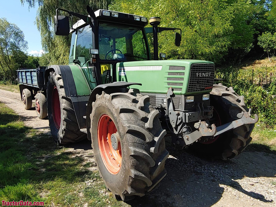 TractorData.com Fendt Favorit 515C tractor information