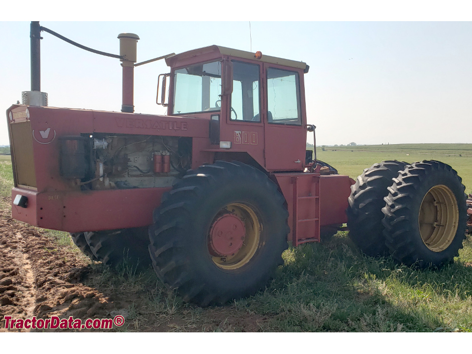 TractorData.com Versatile 800 tractor photos information