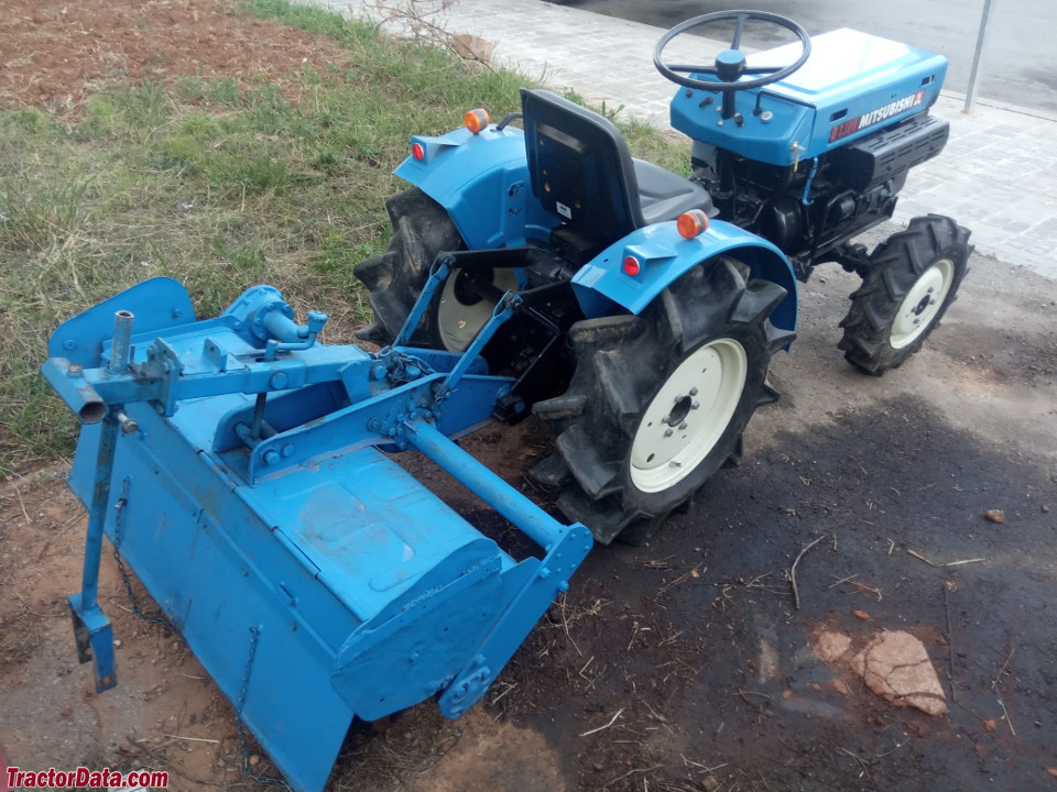 TractorData.com Mitsubishi D1300 tractor photos information