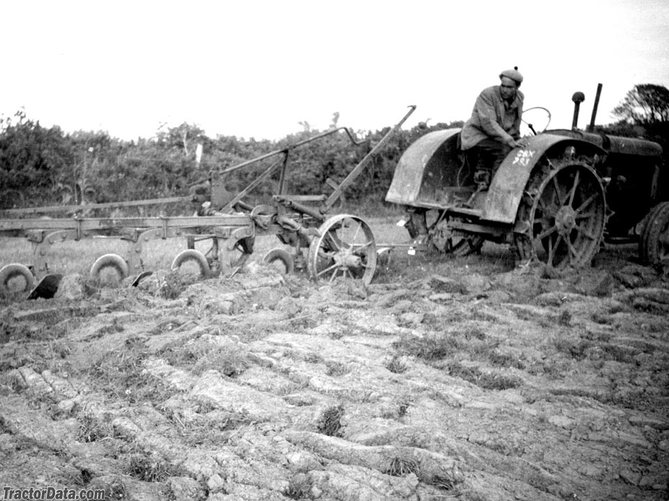 TractorData.com Oliver 80 Standard tractor photos information